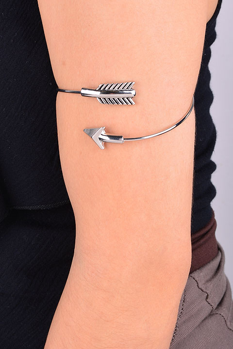 SILVER Wrap Around Arrow Arm Bracelet. - Arm Cuffs and Hand Chains